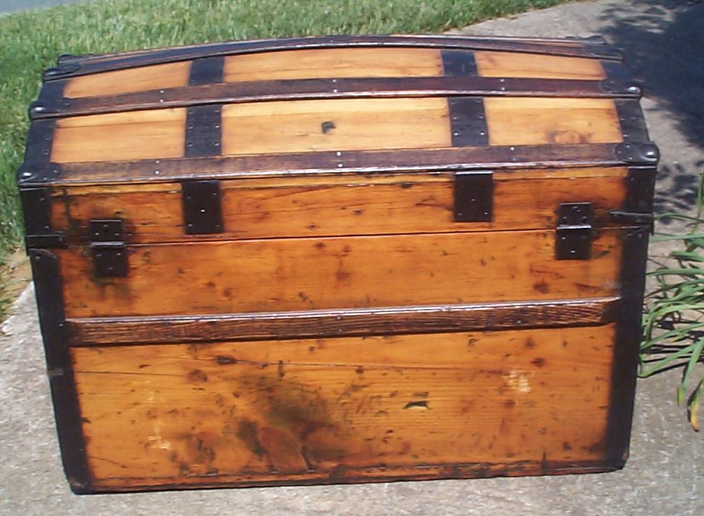 808 Restored Antique Trunks For Sale | Dome Tops Humpbacks Flat Tops ...