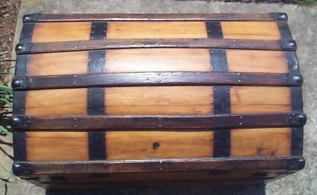 808 Restored Antique Trunks For Sale | Dome Tops Humpbacks Flat Tops ...