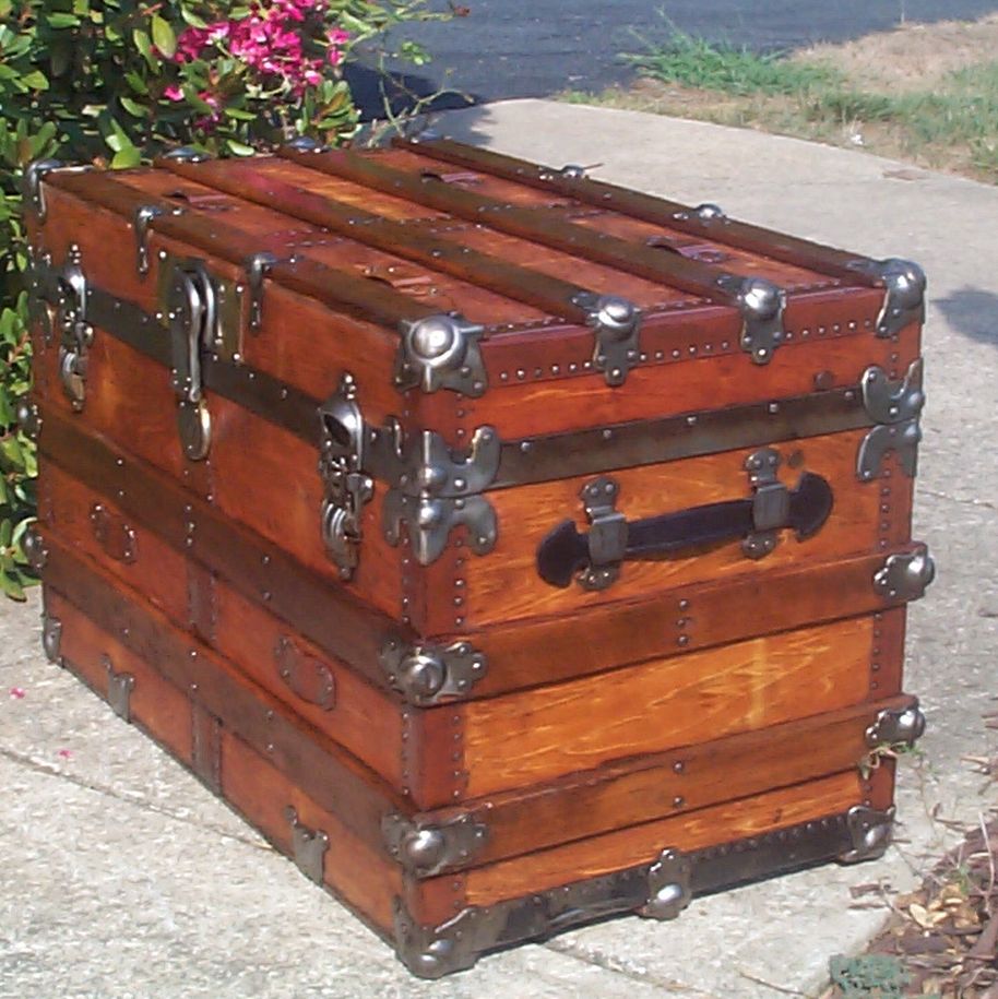 716 Restored Antique Steamer Trunks For Sale | Dome Tops Humpbacks Flat ...